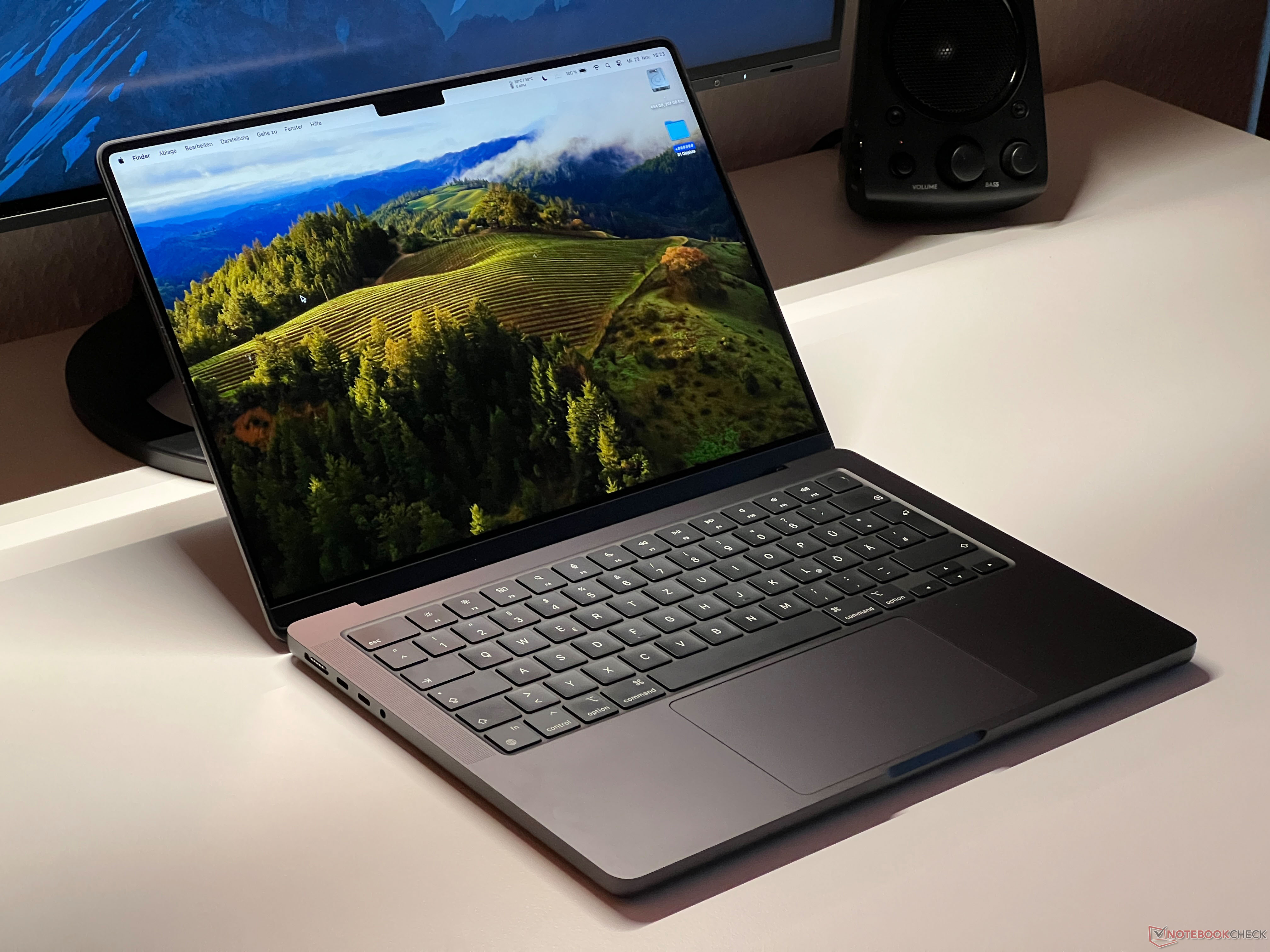 Test de l'Apple MacBook Pro 14 2023 M3 Pro : autonomie et performances ...