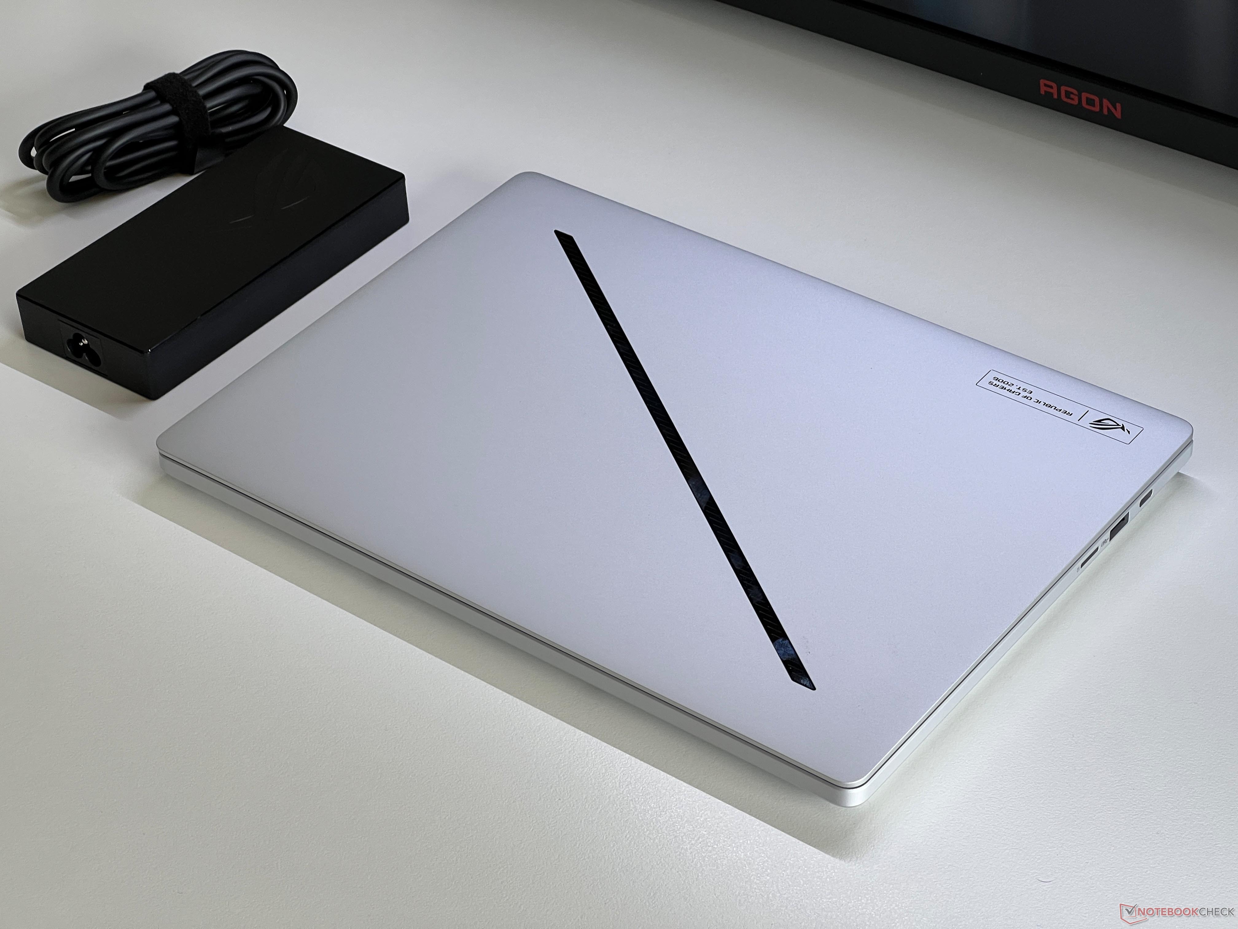 Test de l'Asus ROG Zephyrus G14 2025 : un PC RTX 5070 Ti presque aussi ...