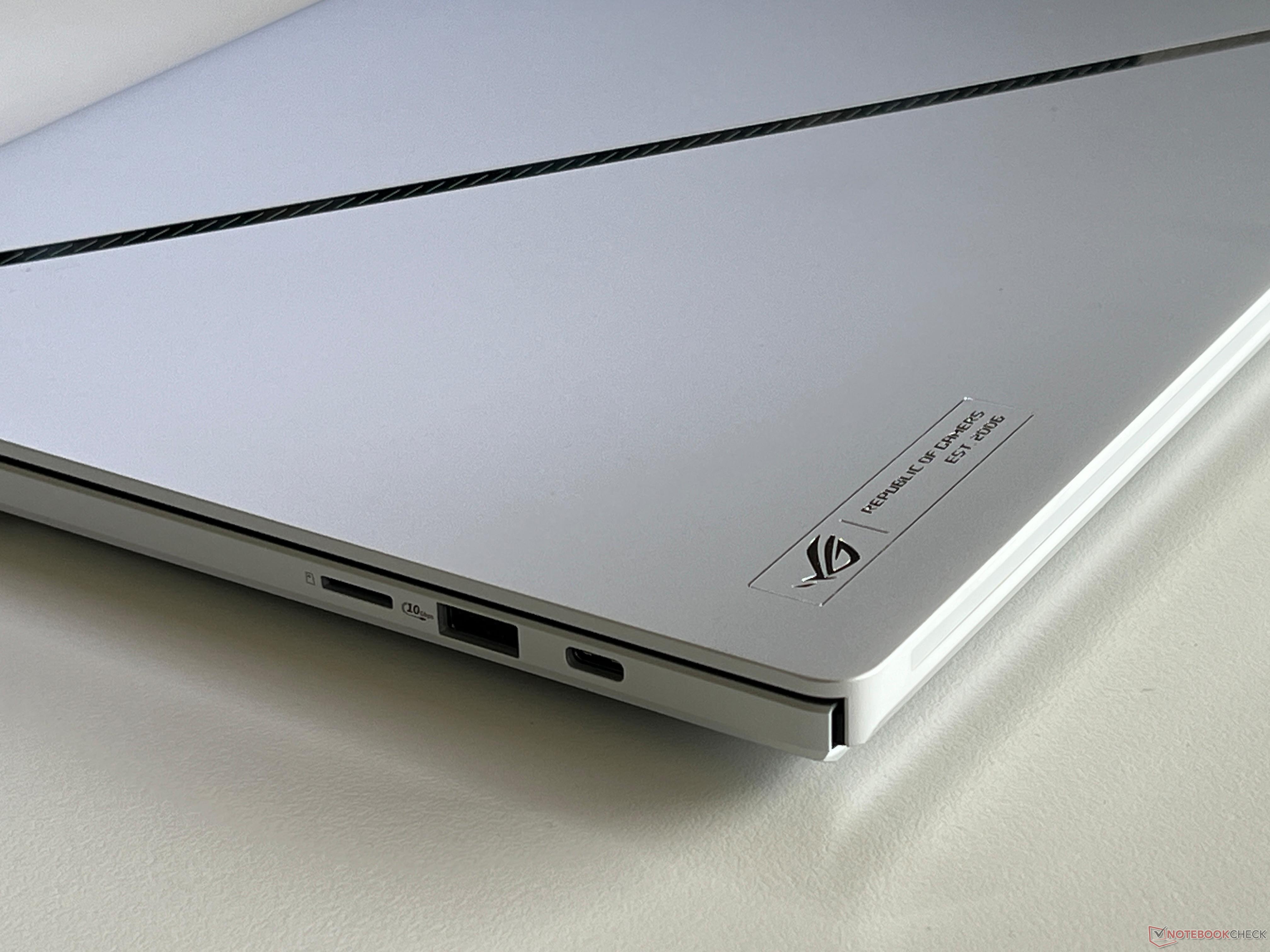 Test de l'Asus ROG Zephyrus G14 2025 : un PC RTX 5070 Ti presque aussi ...
