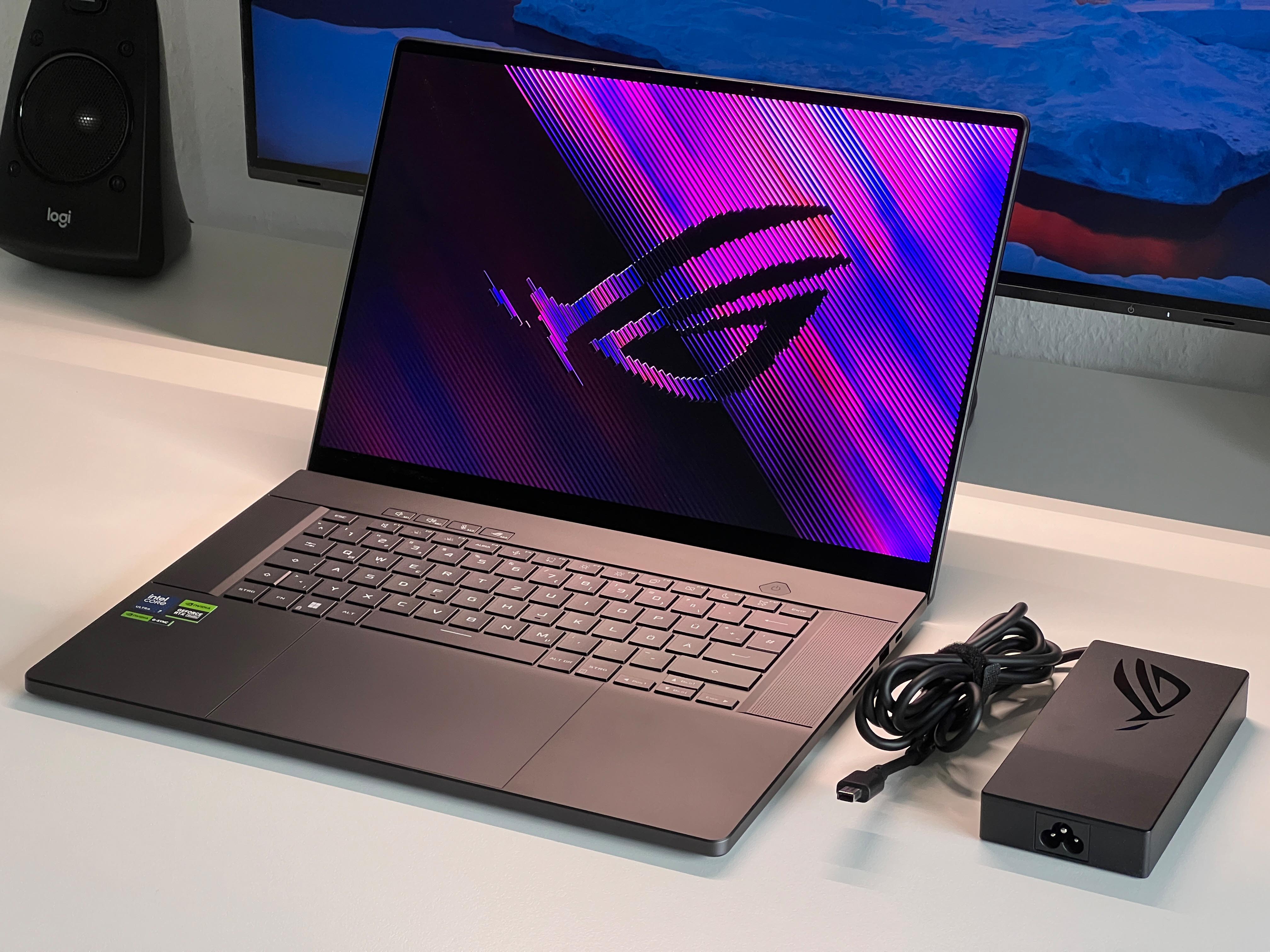 Test de l'Asus ROG Zephyrus G16 2024 : PC portable de jeu G-Sync, OLED ...