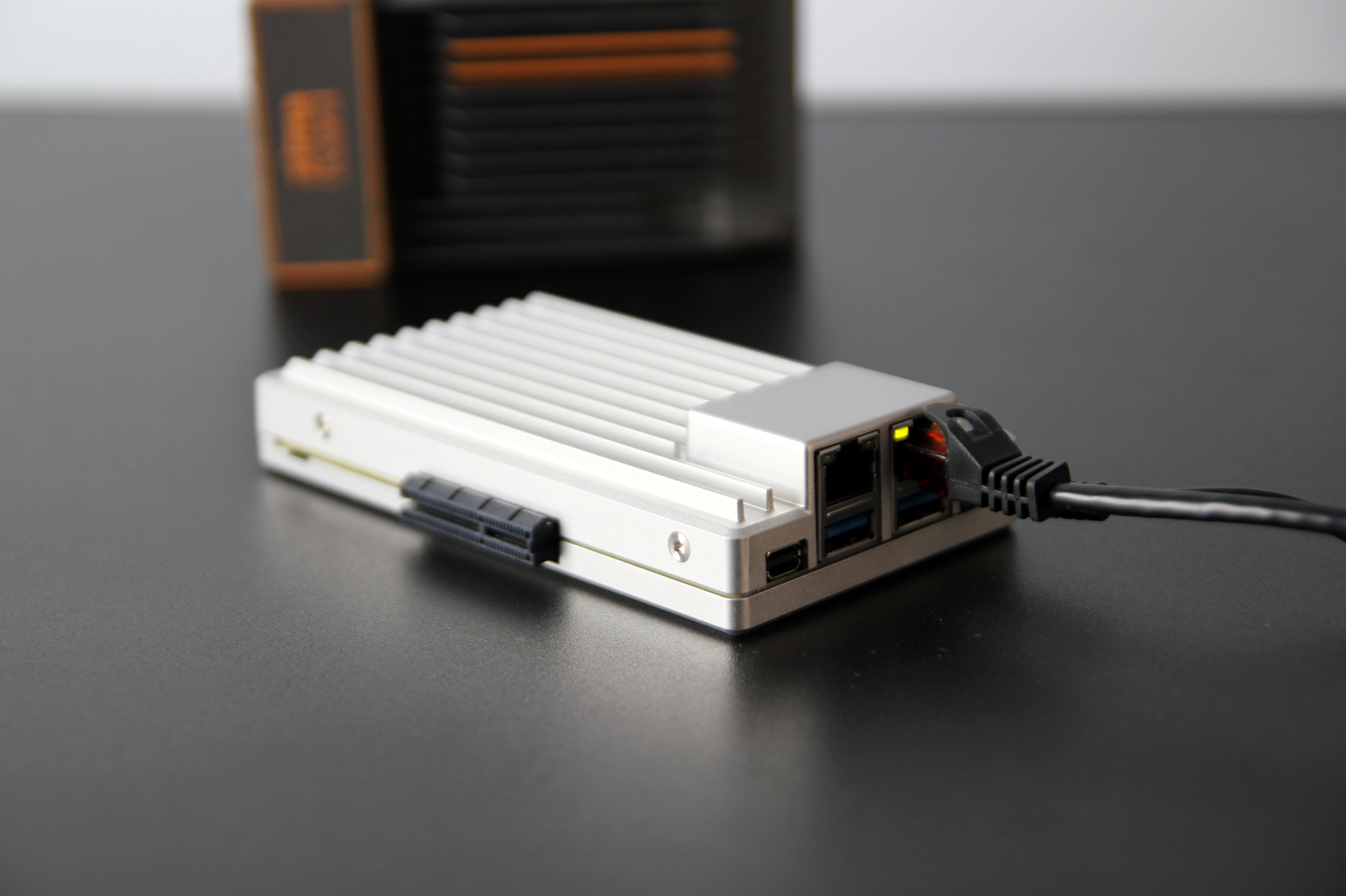 Test de préversion du ZimaBoard 2.0 : rival encore plus puissant et ...