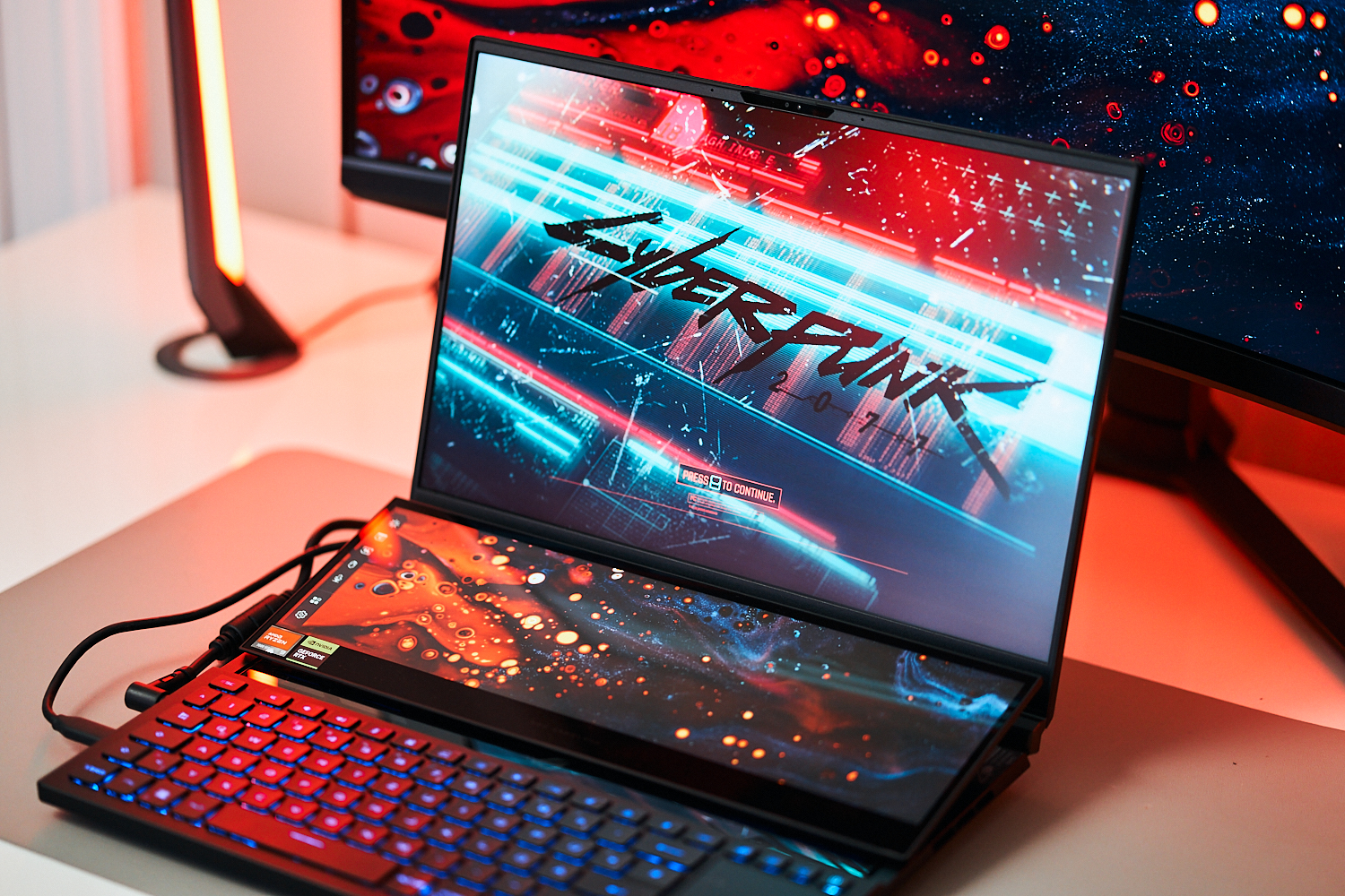 Revue de l'ordinateur portable Asus ROG Zephyrus Duo 16 : Un monstre ...