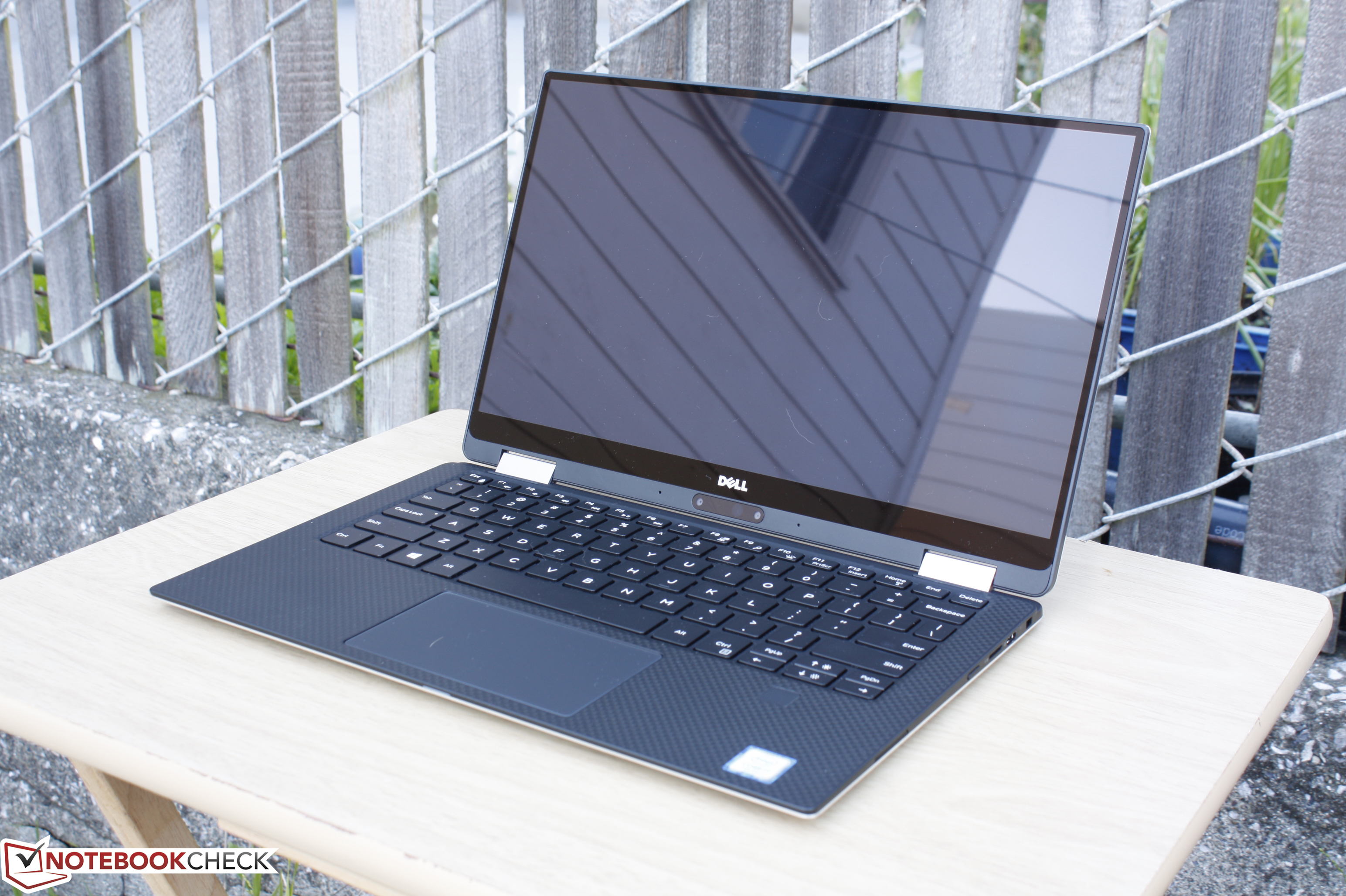 Critique complète du convertible Dell XPS 13 9365 2-en-1 - Notebookcheck.fr