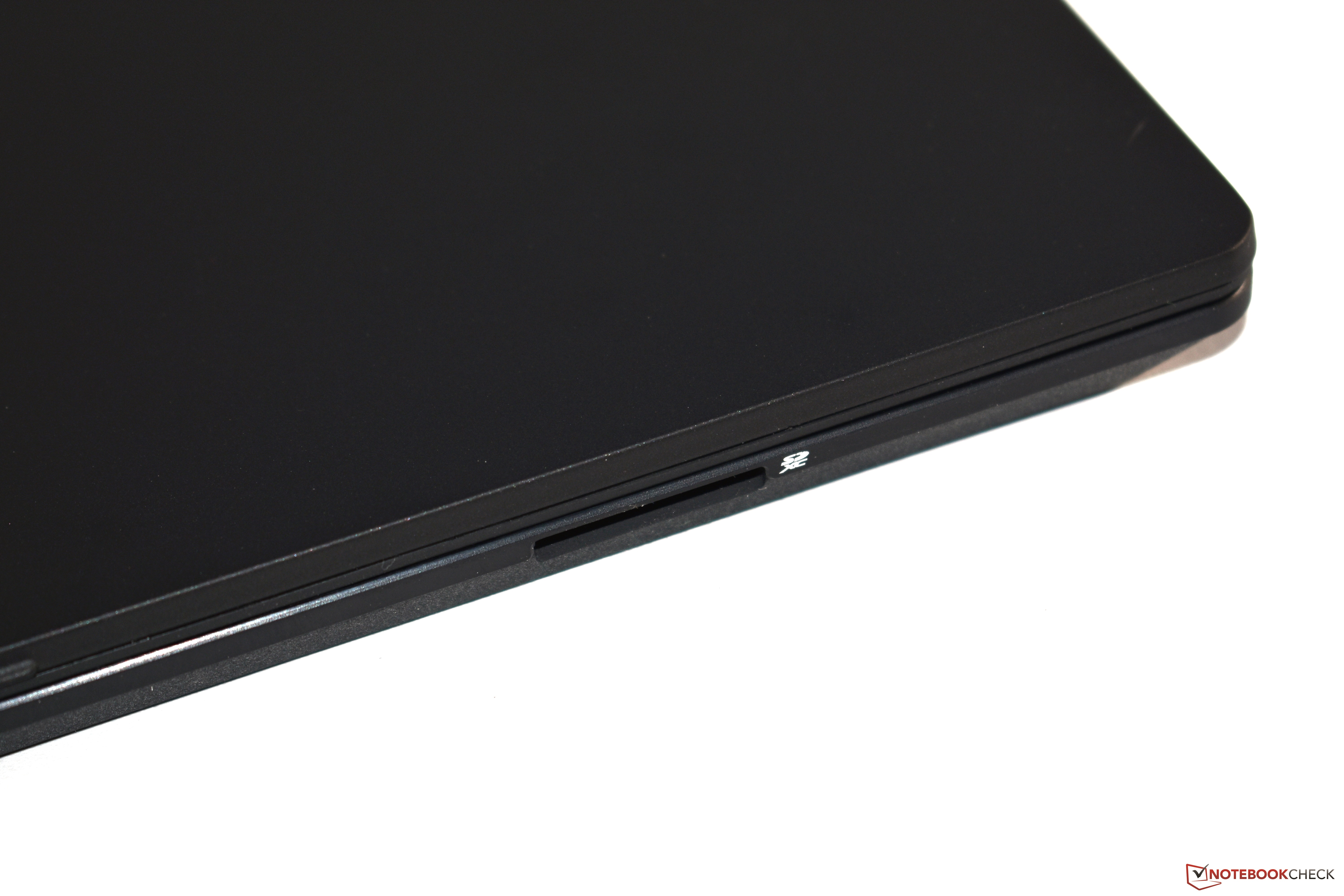 Fujitsu LifeBook U728 (i5-8250U, FHD) Laptop Review - Notebookcheck.fr