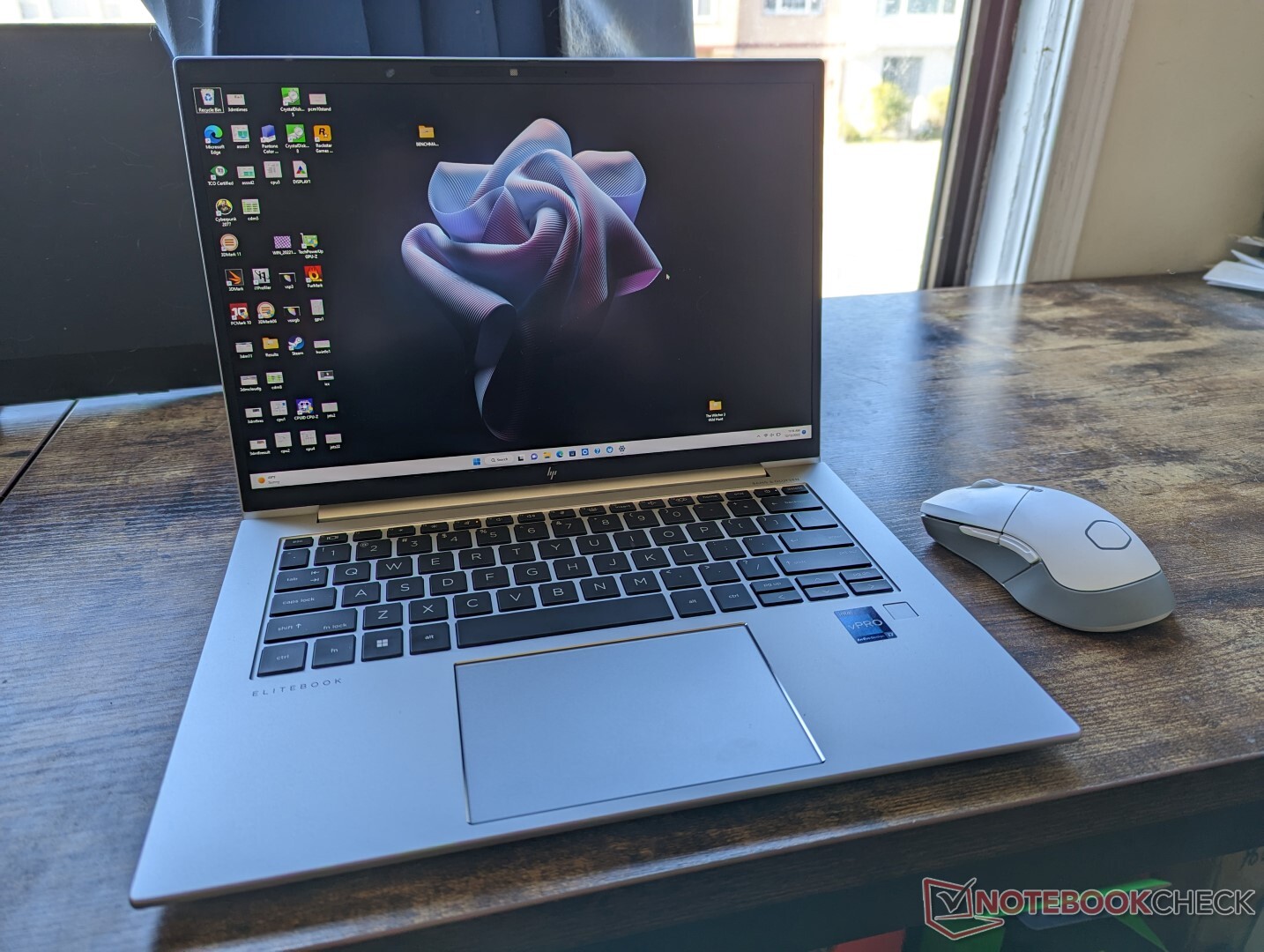 Test du HP EliteBook 840 G9 : l'alternative au Lenovo ThinkPad X1 ...