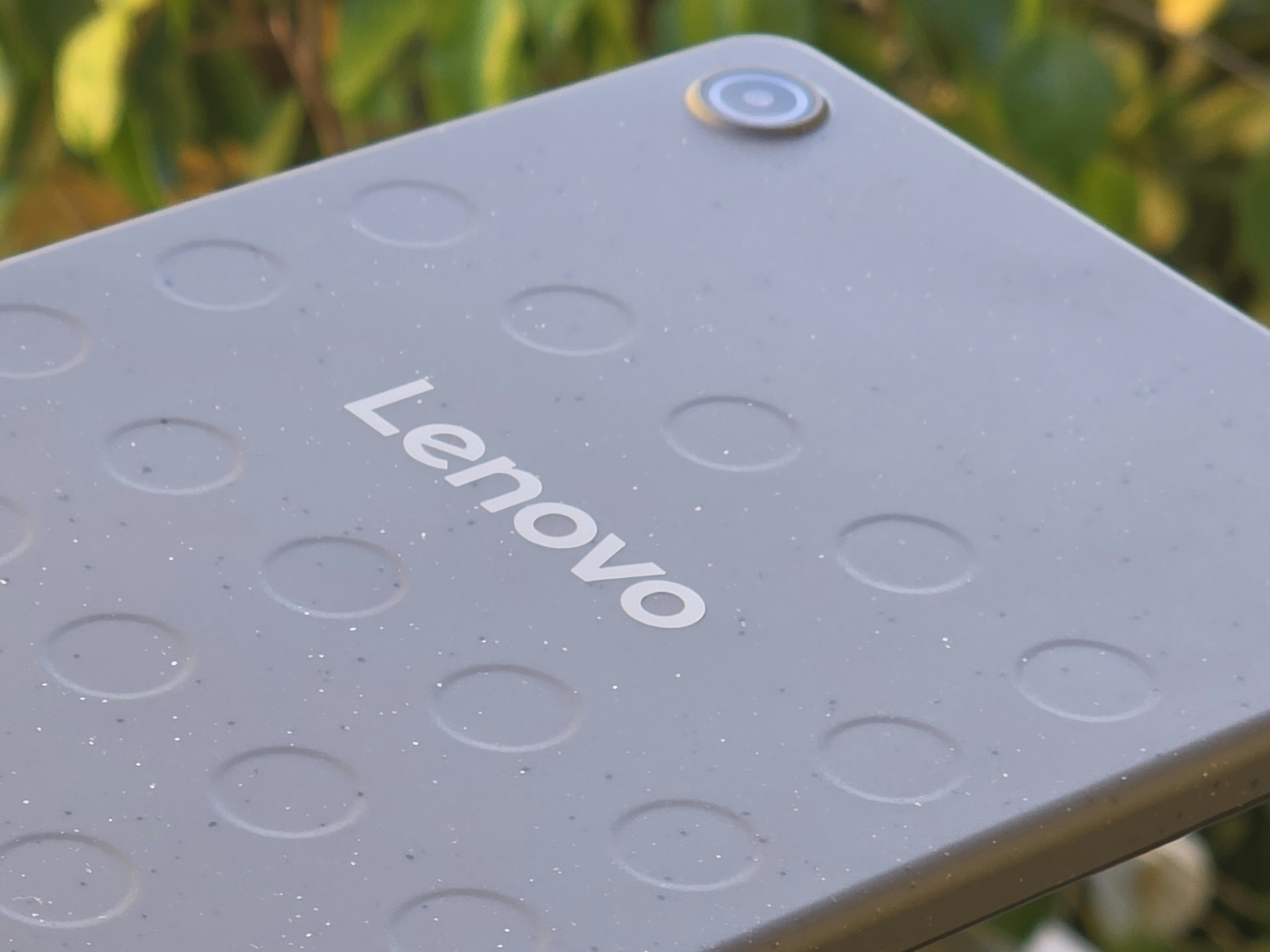 Lenovo Tab One : une tablette de 100 $ en plastique recyclé dont ...