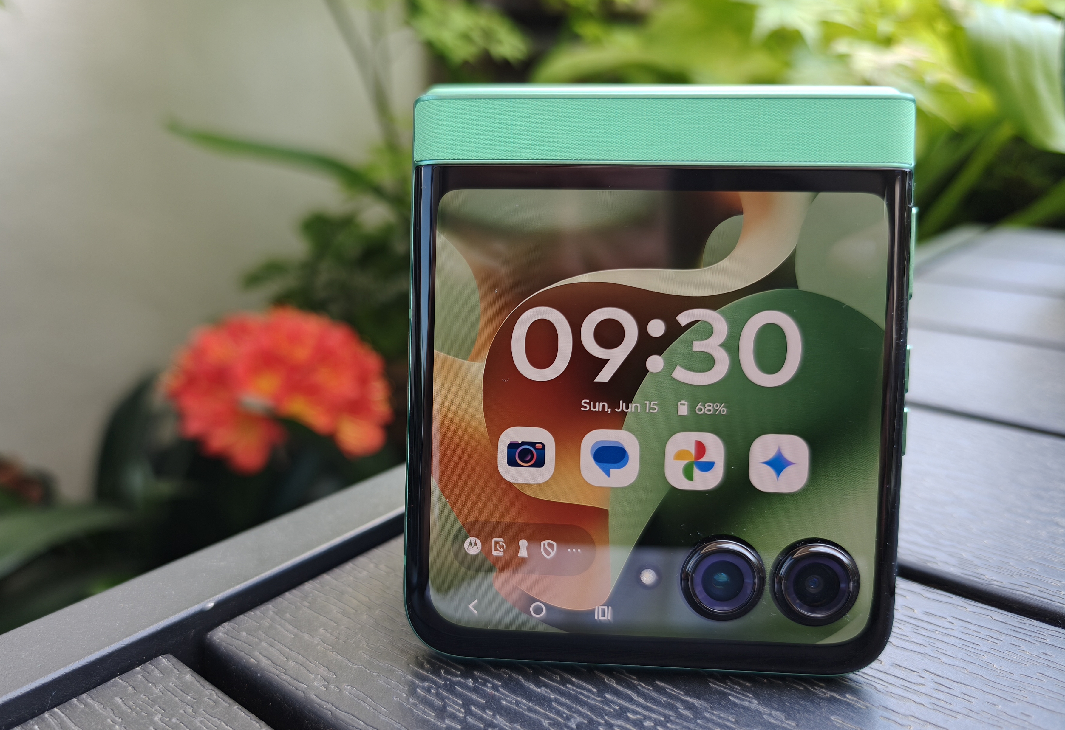 Test du Motorola Razr 60 : téléphone à clapet pour les amateurs de ...