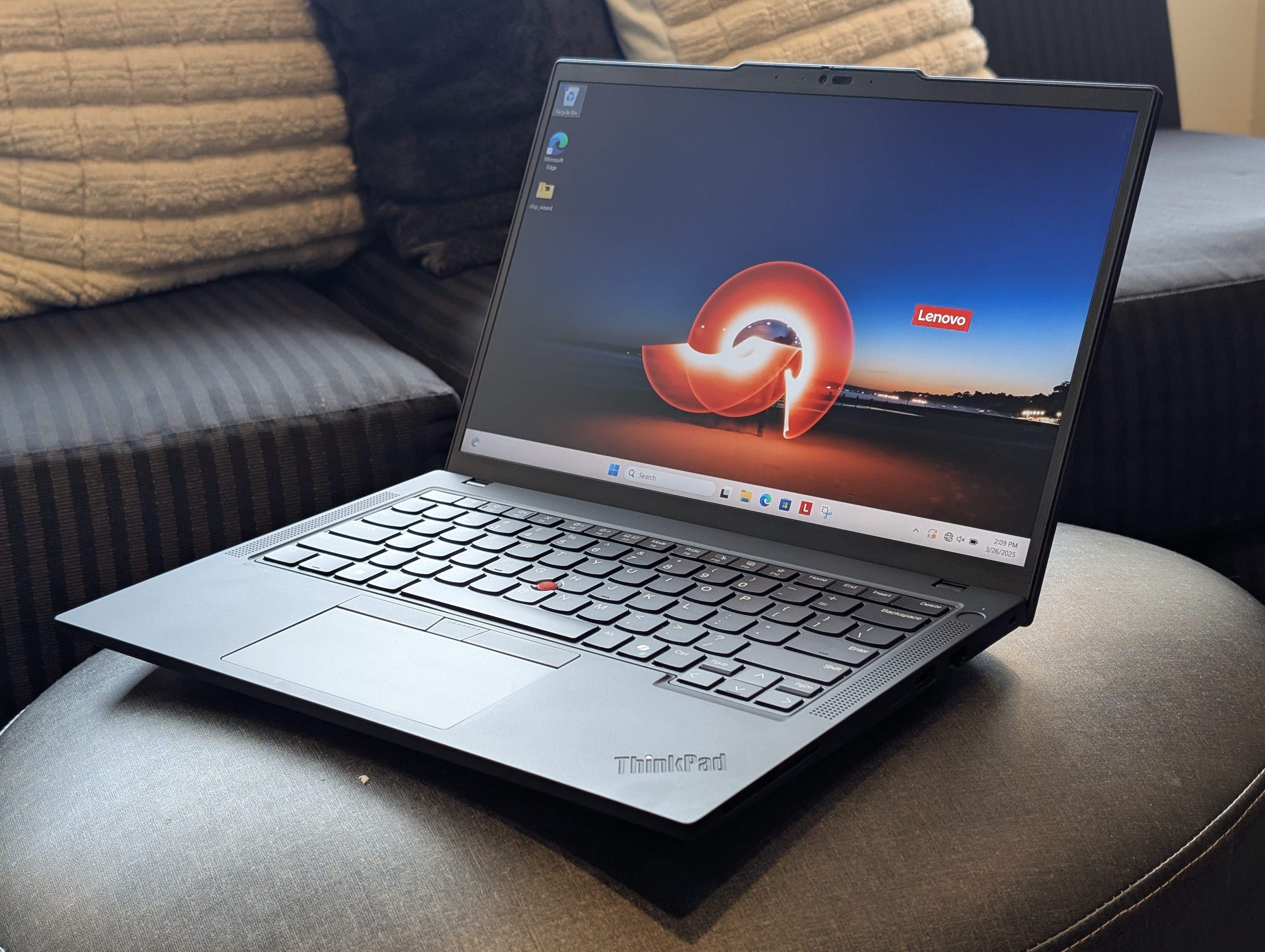 Les ThinkPad P16s Gen 4 et ThinkPad P14s Gen 6 de Lenovo sont dévoilés ...