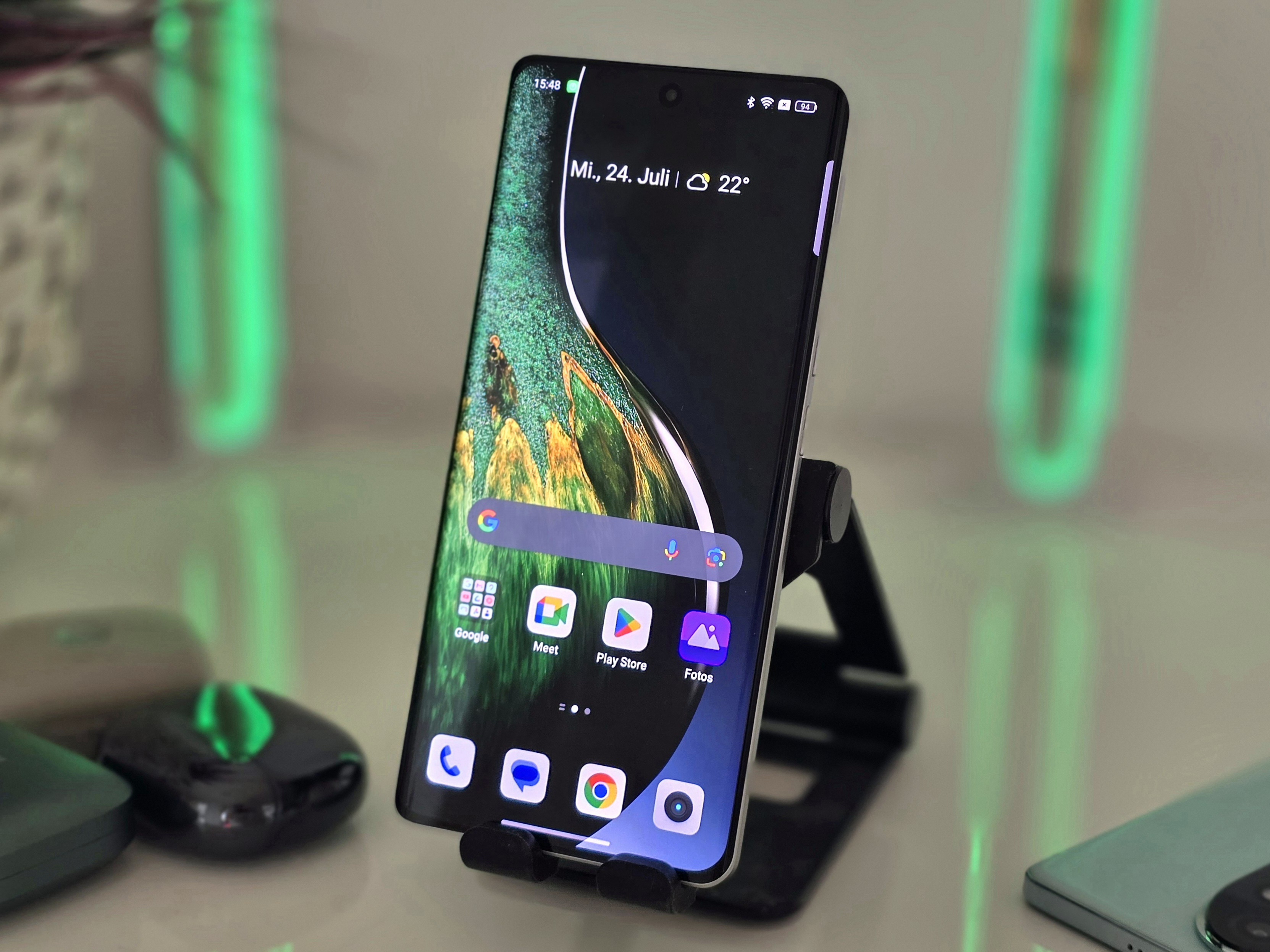 Test du Realme GT 6 : smartphone milieu de gamme avec 6 000 cd/m² et ...