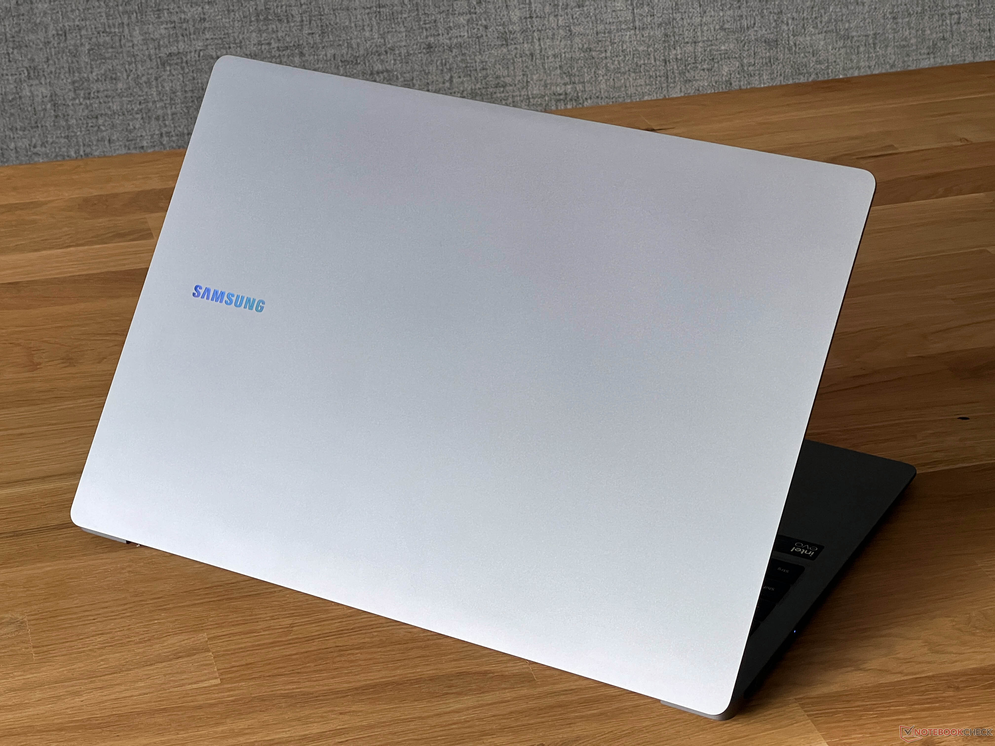 Le Galaxy Book4 Pro 16 de Samsung est trop cher et limité à 16 Go de ...