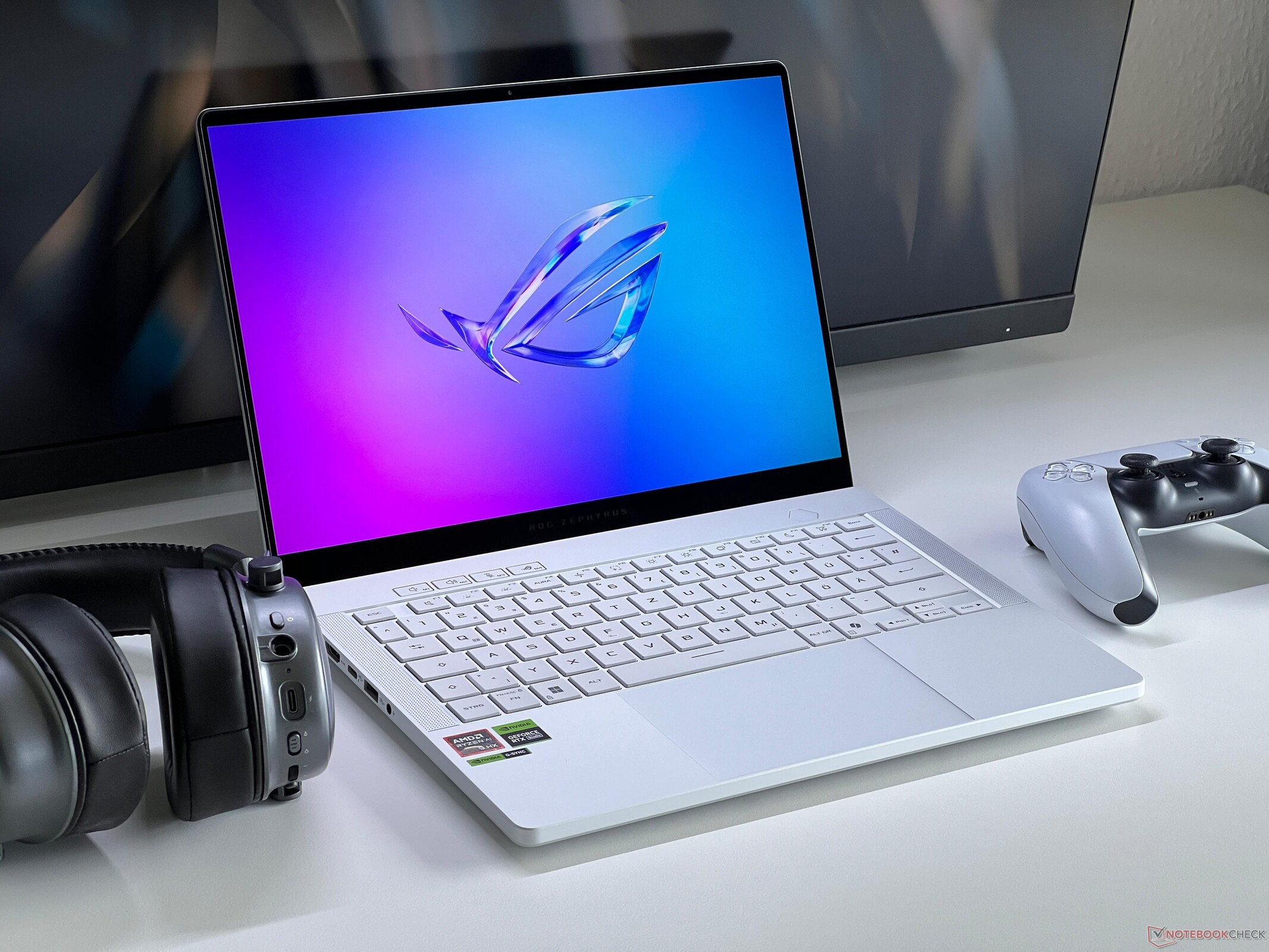 Test de l'Asus ROG Zephyrus G14 2025 : un PC RTX 5070 Ti presque aussi ...